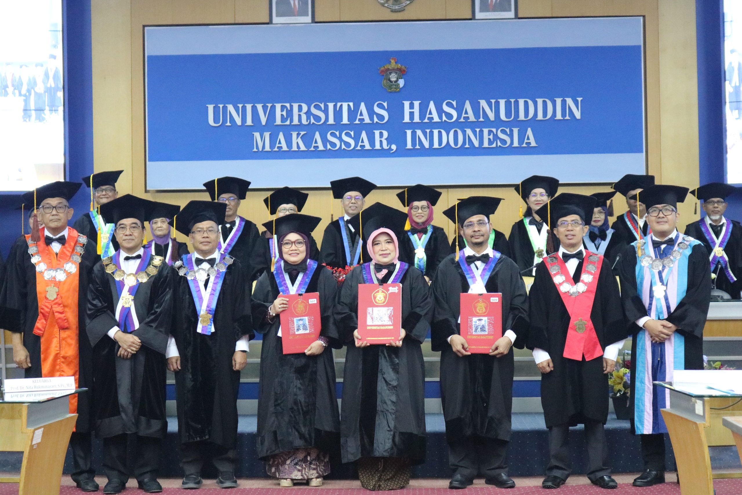 Tiga Dosen FIKP UNHAS Dikukuhkan sebagai Guru Besar